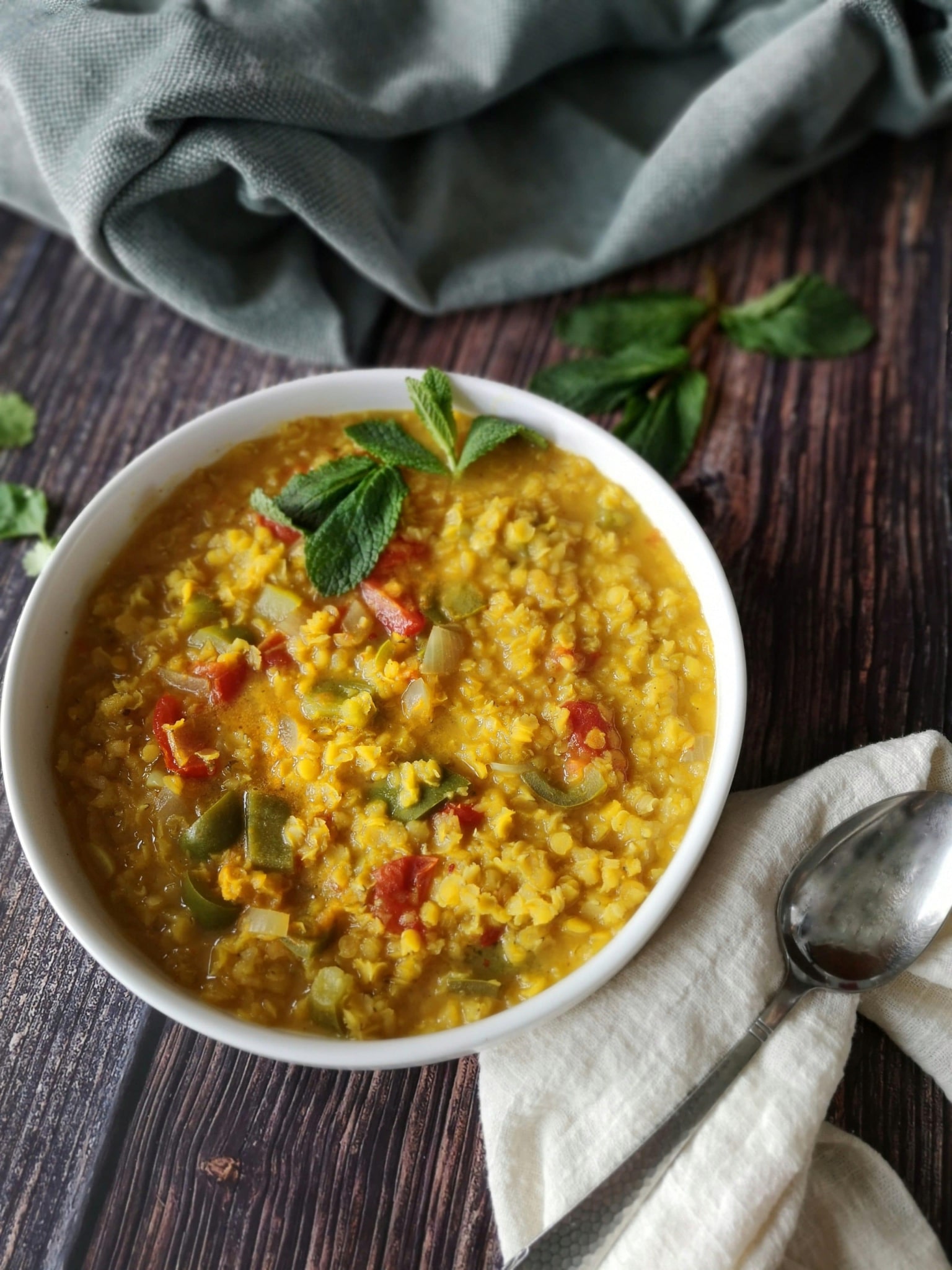 Frisse rode linzensoep