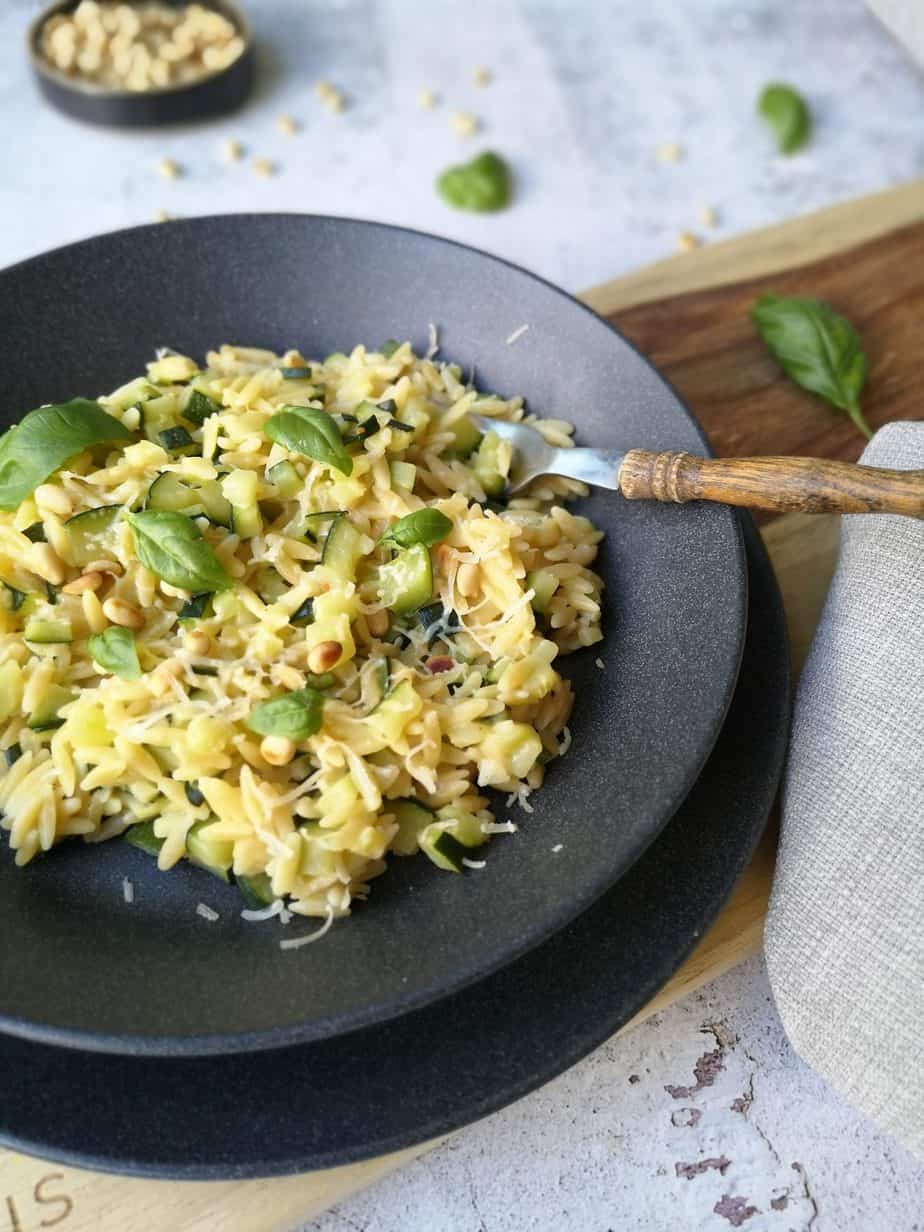 Eénpans orzo (orzotto) met courgette