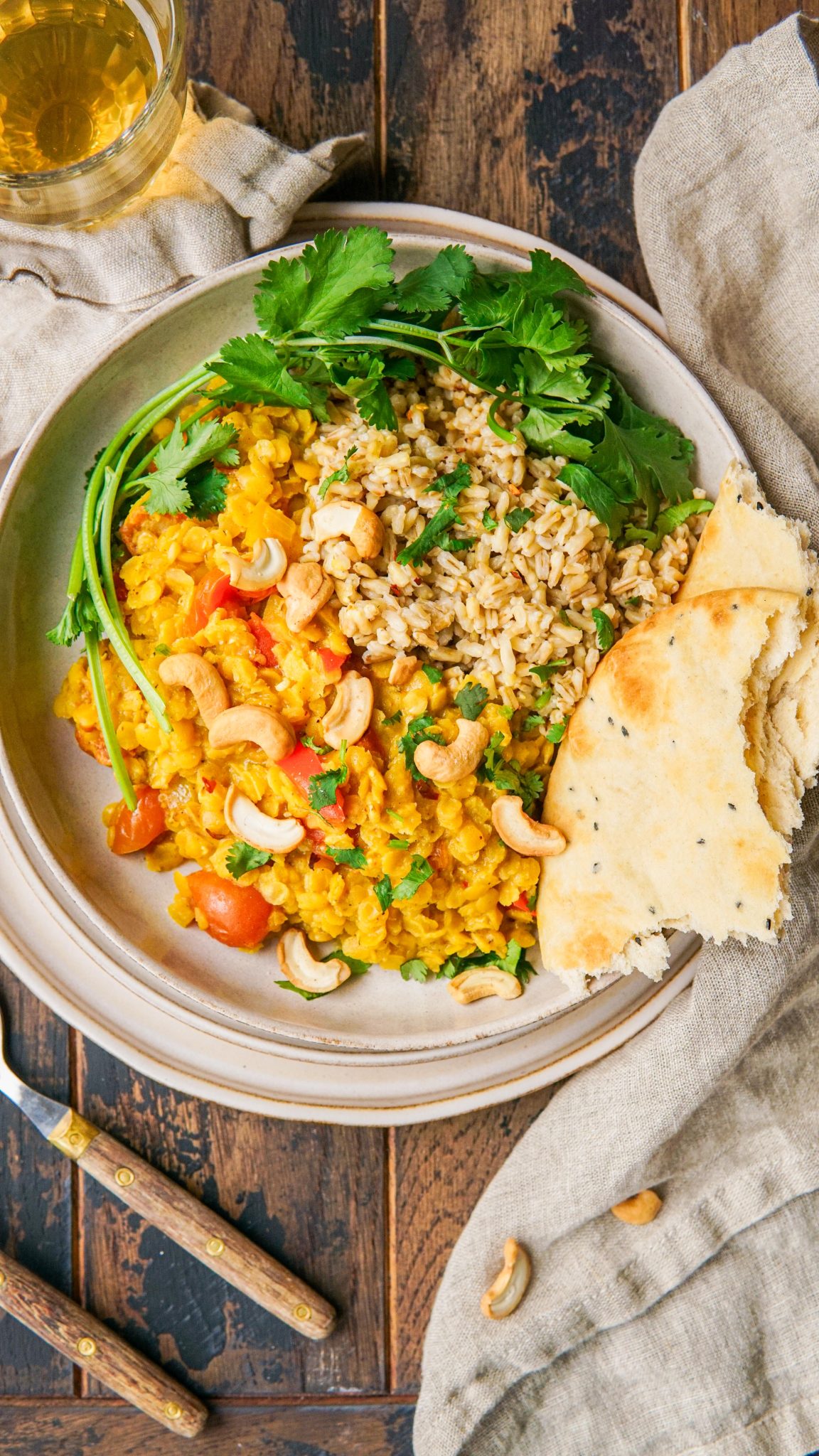 Vegan dal curry van gele linzen